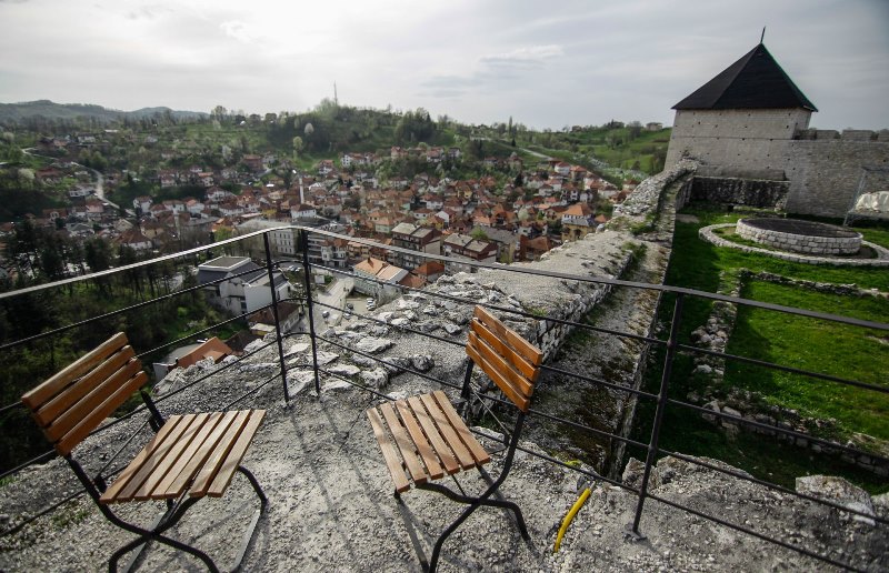 Tešanjska tvrđava, jedna od najvećih tvrđava u BiH pala u zaborav ...