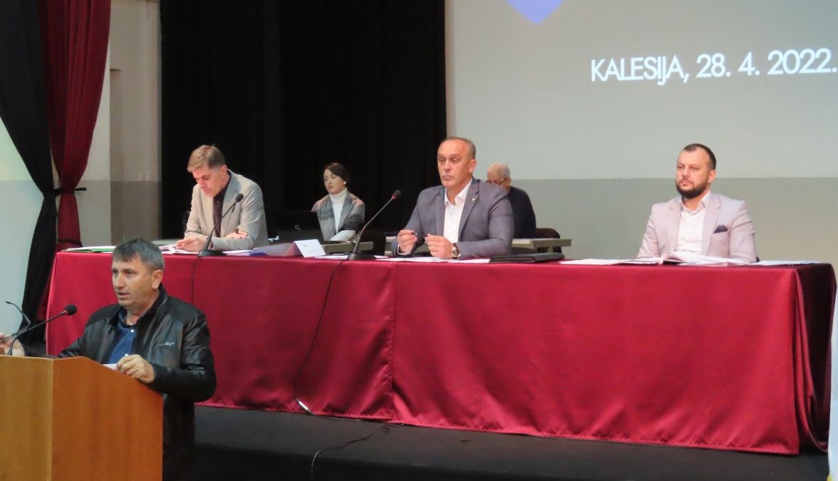 Pogledajte snimak XII sjednice OV Kalesija: Vijećnici i dalje ne žele ...