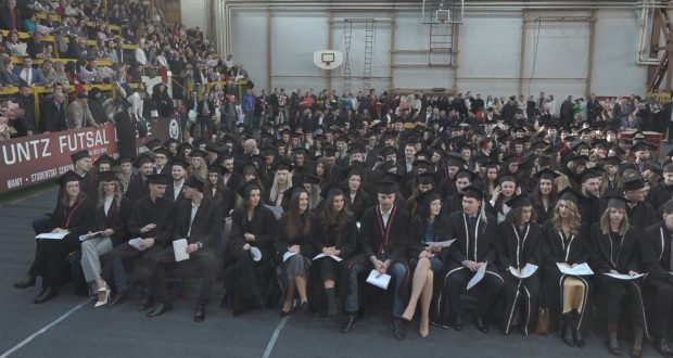 UNTZ: Promovisano 675 novih akademskih građana (VIDEO) | Nezavisni ...